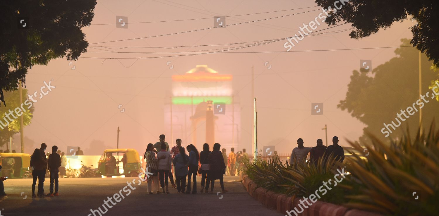 Visitors India Gate On Hazy Evening Editorial Stock Photo - Stock Image ...