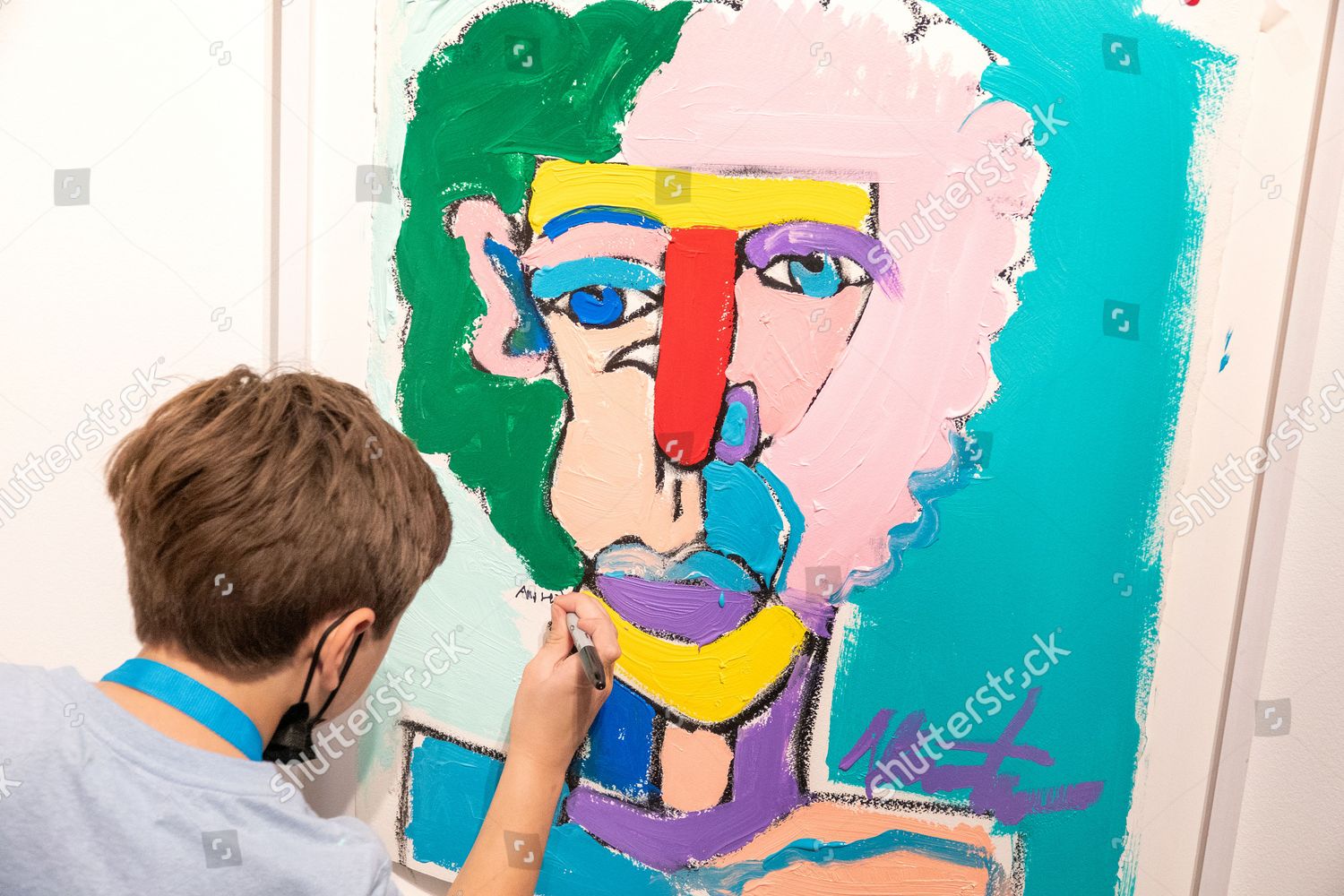 10yearold Contemporary Artist Andres Valencia Sighs Editorial Stock ...