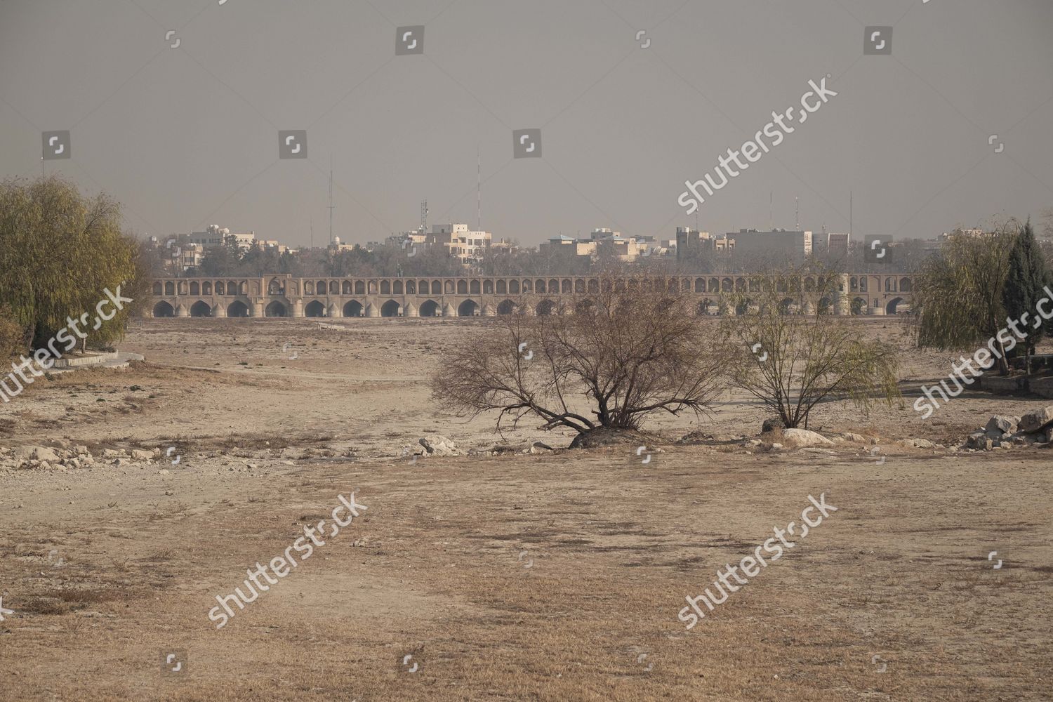 General View Siosepol 33bridge Historical Bridge Editorial Stock Photo ...