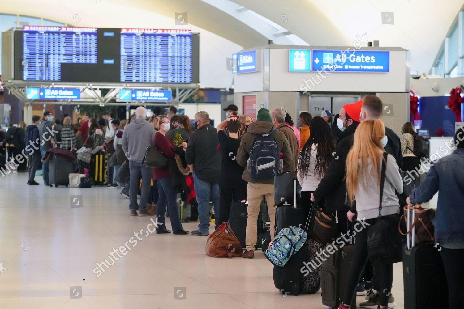 passengers-wait-line-alternative-airlines-st-editorial-stock-photo