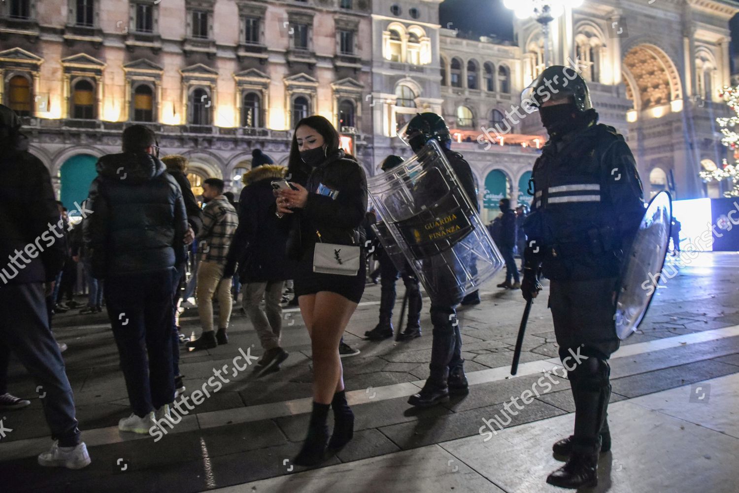 Italian Carabinieri Officers Riot Gear Keep Editorial Stock Photo ...