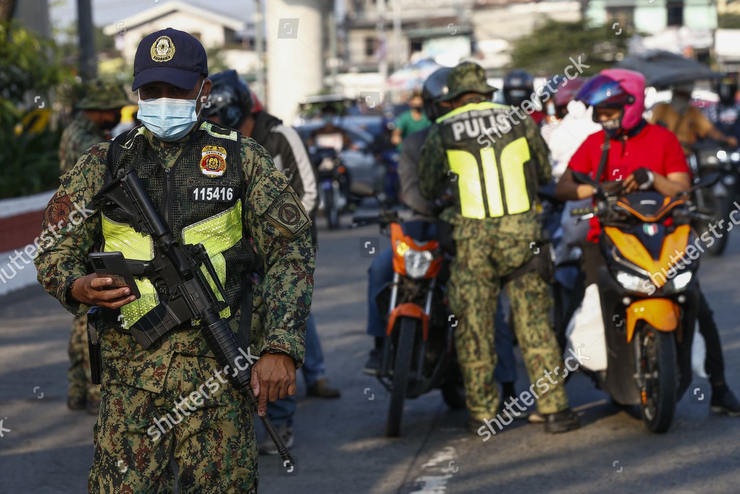 Philippine Police Set Checkpoint Quezon City Editorial Stock Photo ...