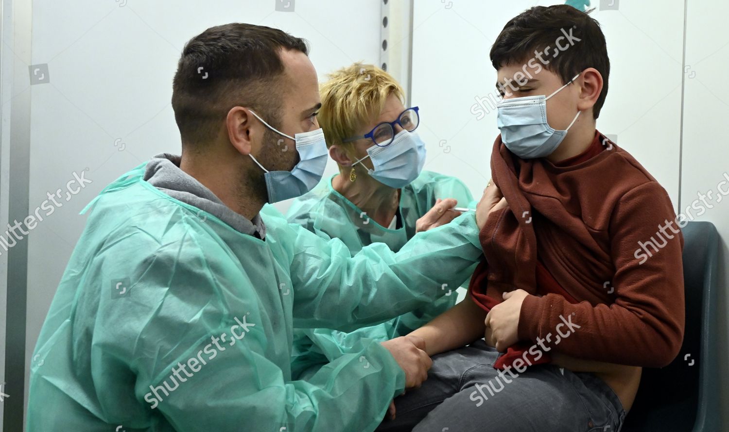 Boy Gets Special Kid Dose Covid19 Editorial Stock Photo - Stock Image ...