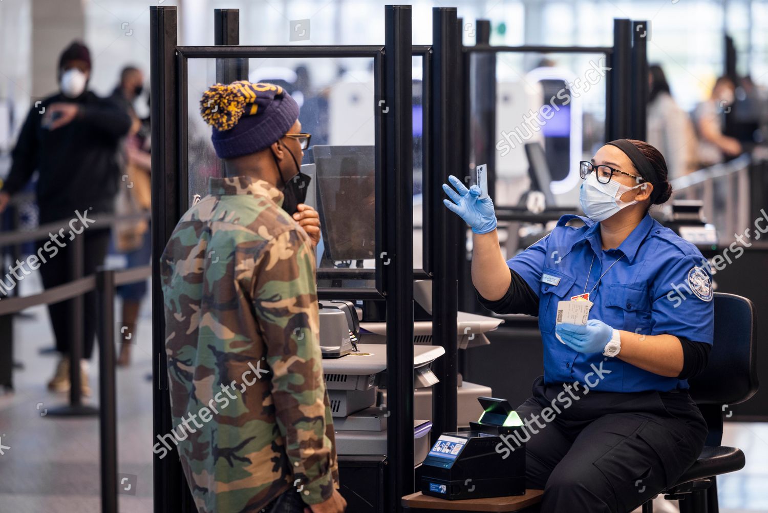 Transportation Security Administration Agent Checks Airline Editorial ...