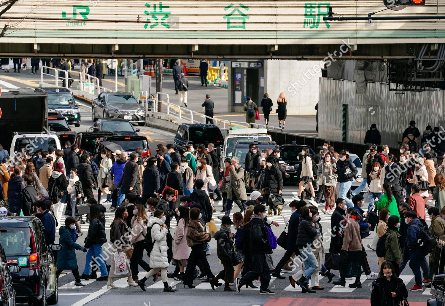 Pedestrians Walk Crossway Shibuya Tokyo Japan Editorial Stock Photo ...