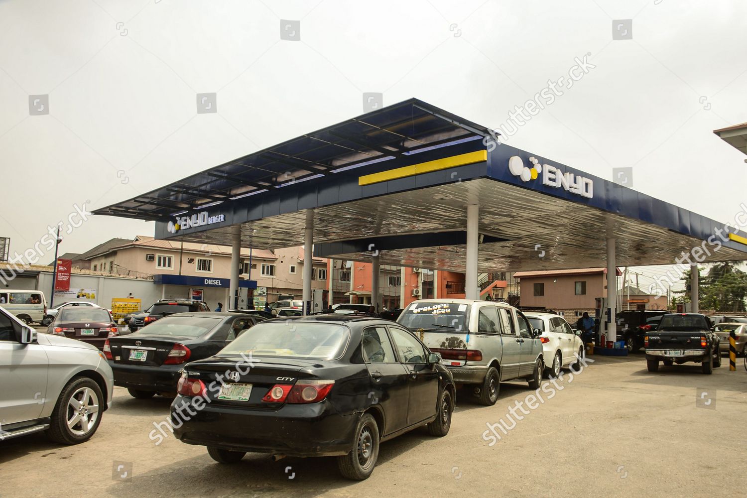 Vehicles Queue Fuel Enyo Filling Station Editorial Stock Photo - Stock ...