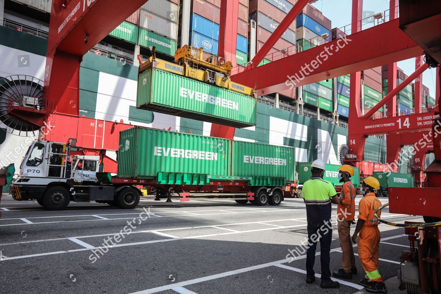 Port Workers Supervise Loading Last Containers Editorial Stock Photo ...