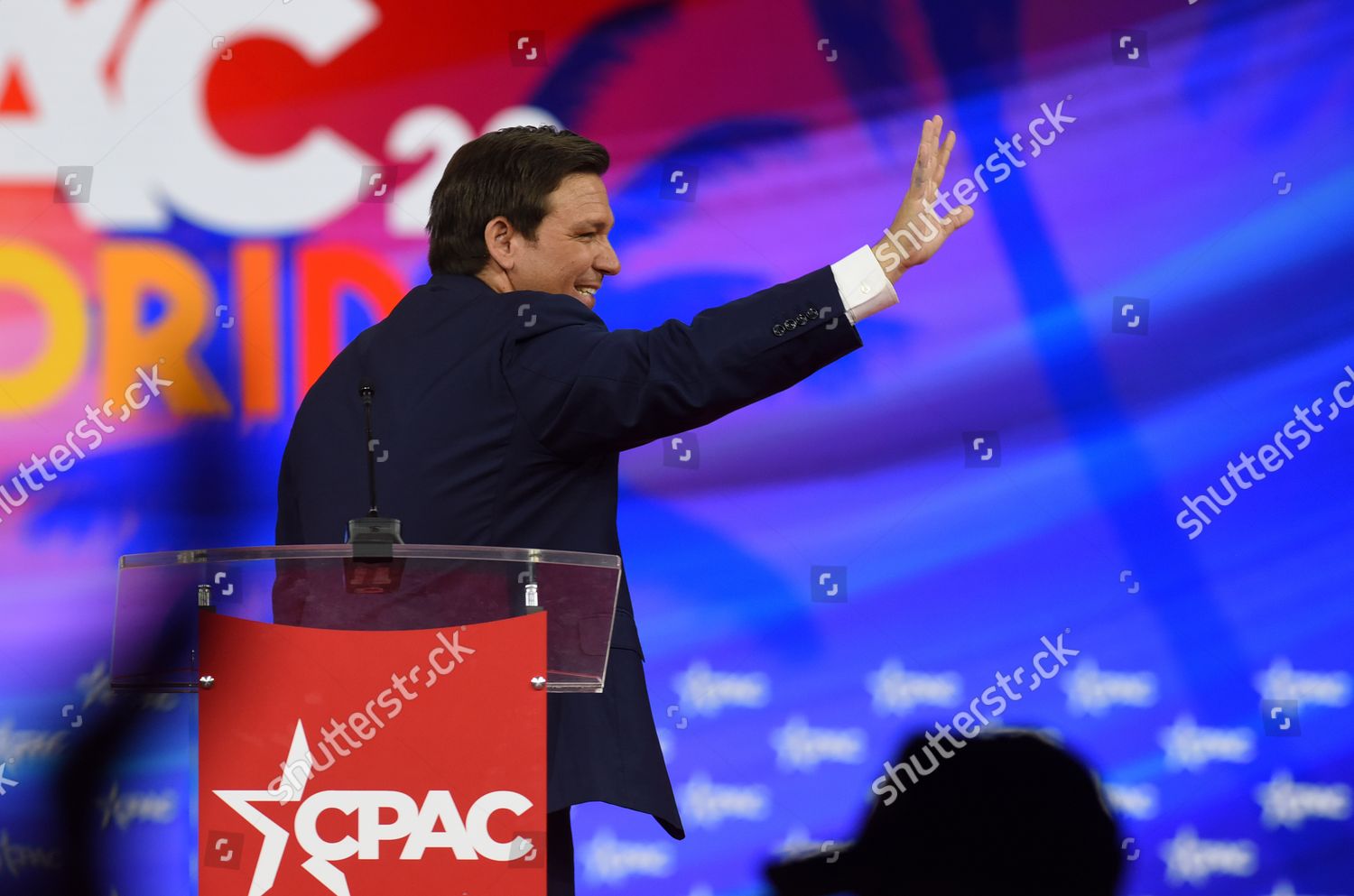 FLORIDA REPUBLICAN GOVERNOR RON DESANTIS WAVES Foto de stock de ...