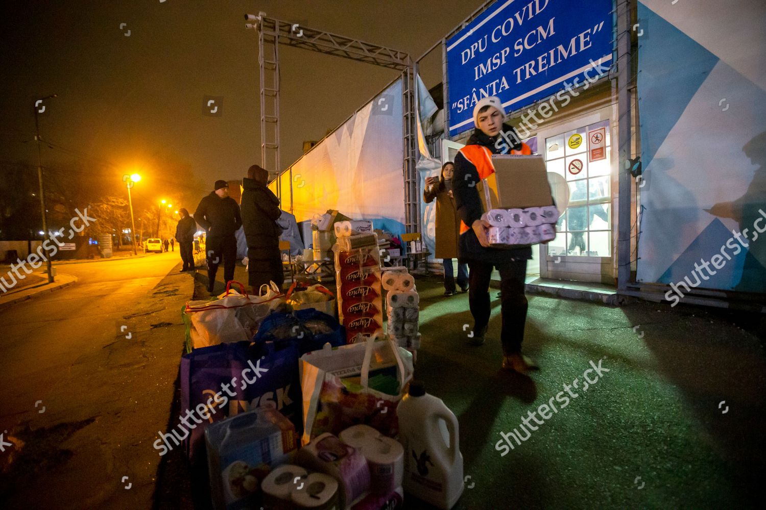 Volunteers Bring Relief Goods Ukrainian People Editorial Stock Photo ...