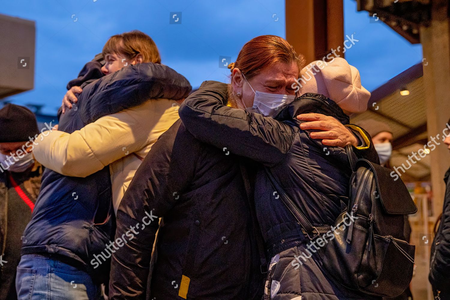 People Hugging Outside Train Station Hundreds Editorial Stock Photo ...