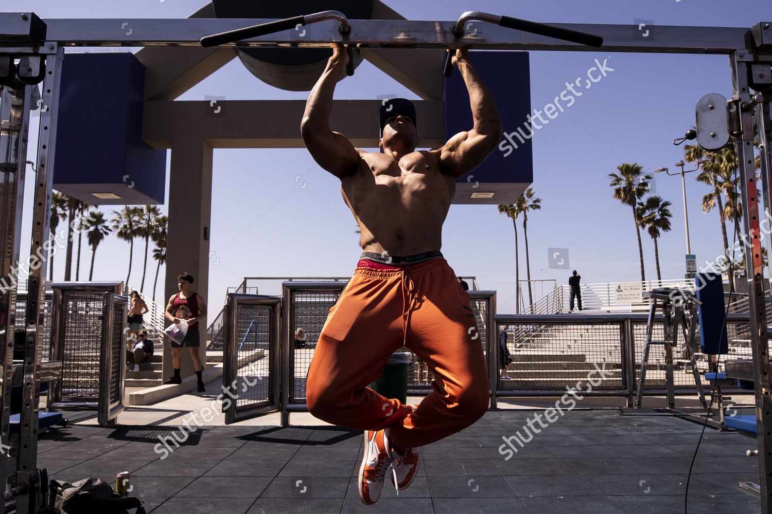 Bodybuilder Ike Catcher Trains Muscle Beach Editorial Stock Photo ...