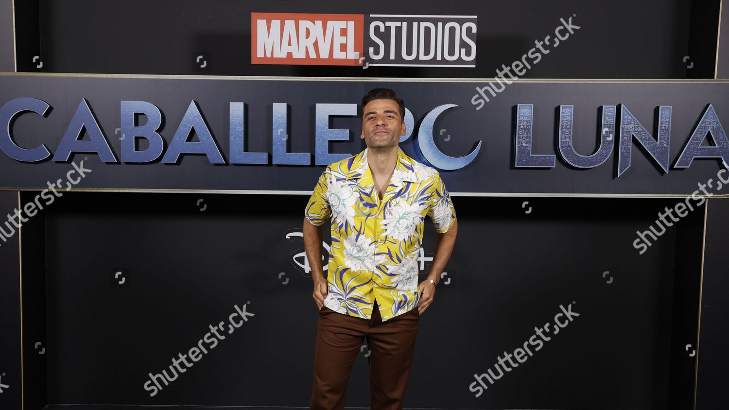 Oscar Isaac Poses Media During Presentation Editorial Stock Photo ...