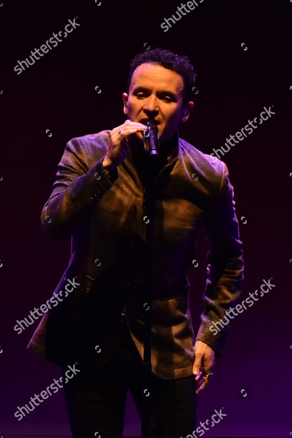 Colombian Singersongwriter Juan Fernando Fonseca Performs Editorial ...