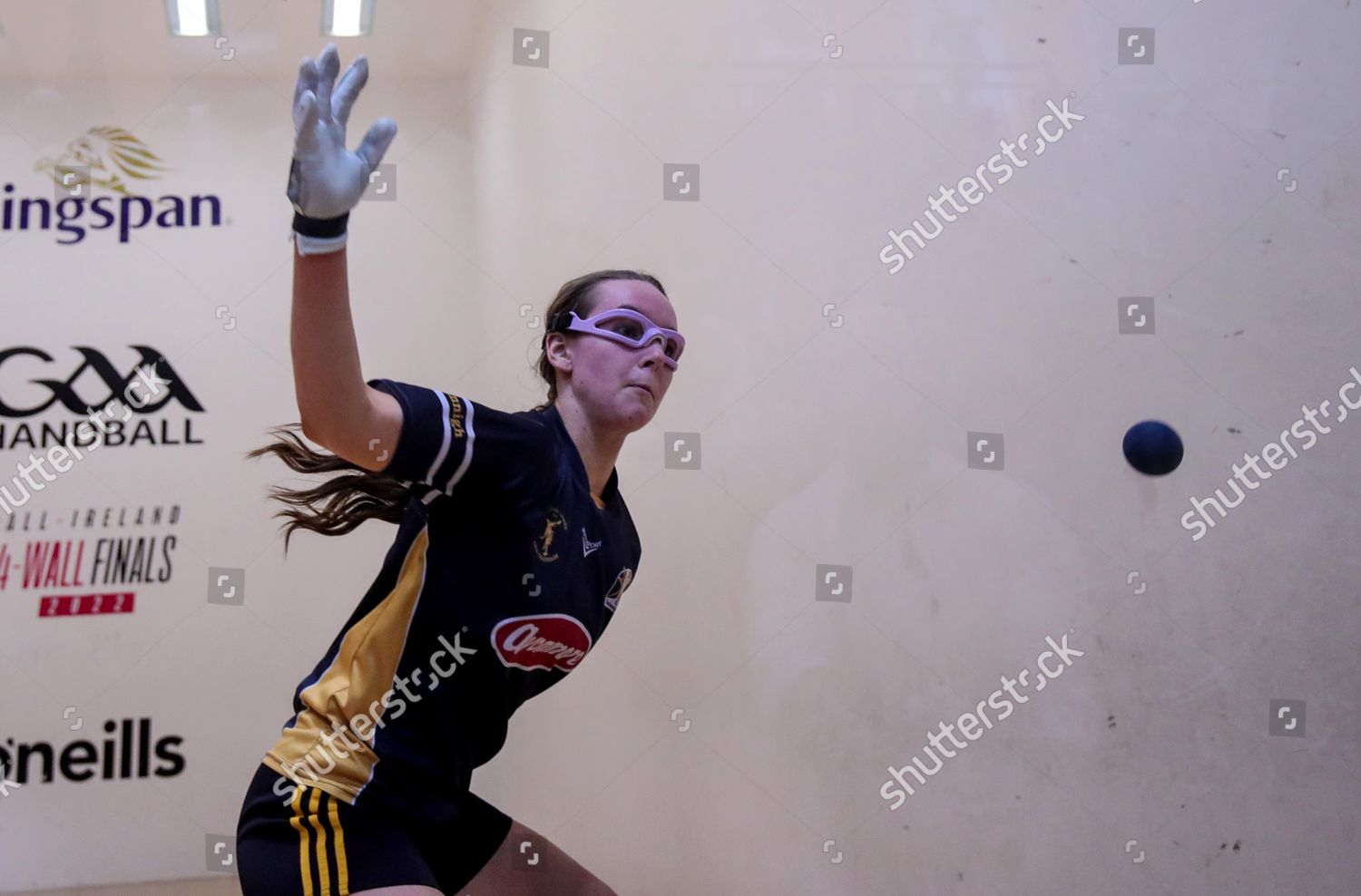 Amy Brennan Vs Clodagh Munroe Kilkennys Editorial Stock Photo - Stock ...