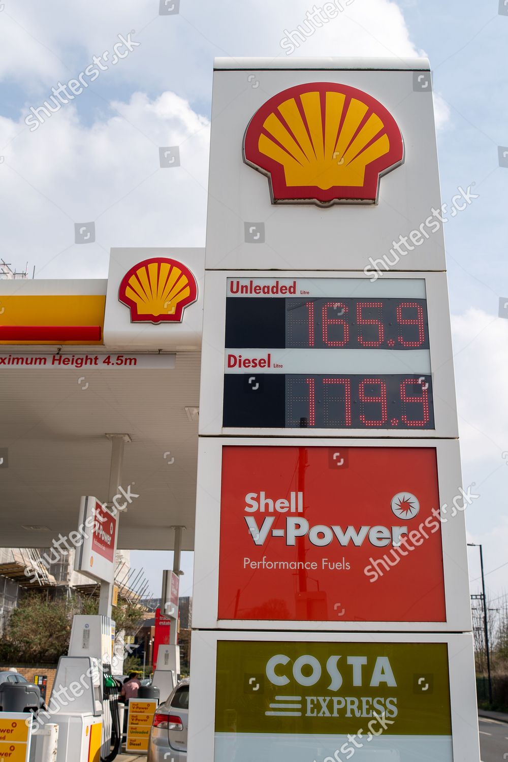 Shell Petrol Station Near Slough Trading Editorial Stock Photo - Stock ...
