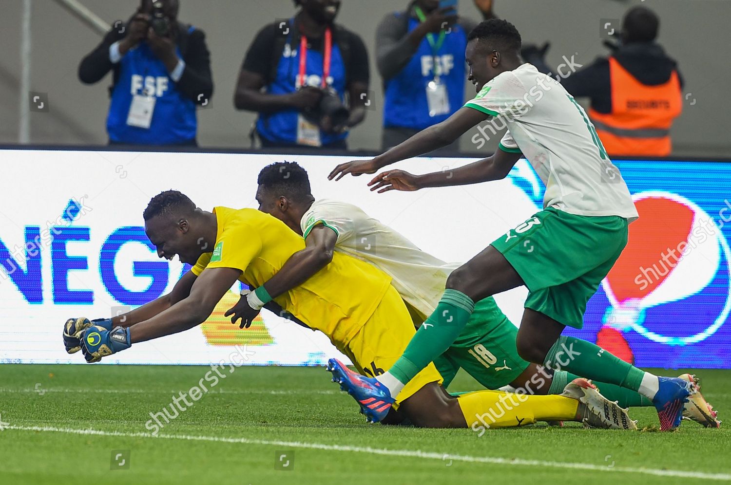 SENEGAL GOALKEEPER EDOUARD MENDY ISMAILA SARR Editorial Stock Photo ...