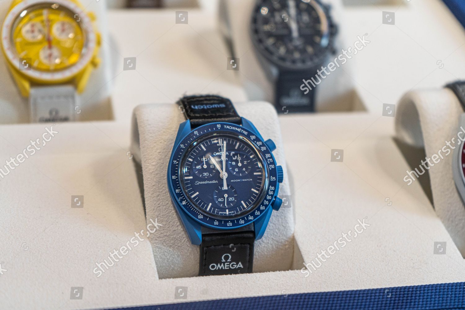 Collection Moonswatch Watches On Display Swatch Redaktionelles ...