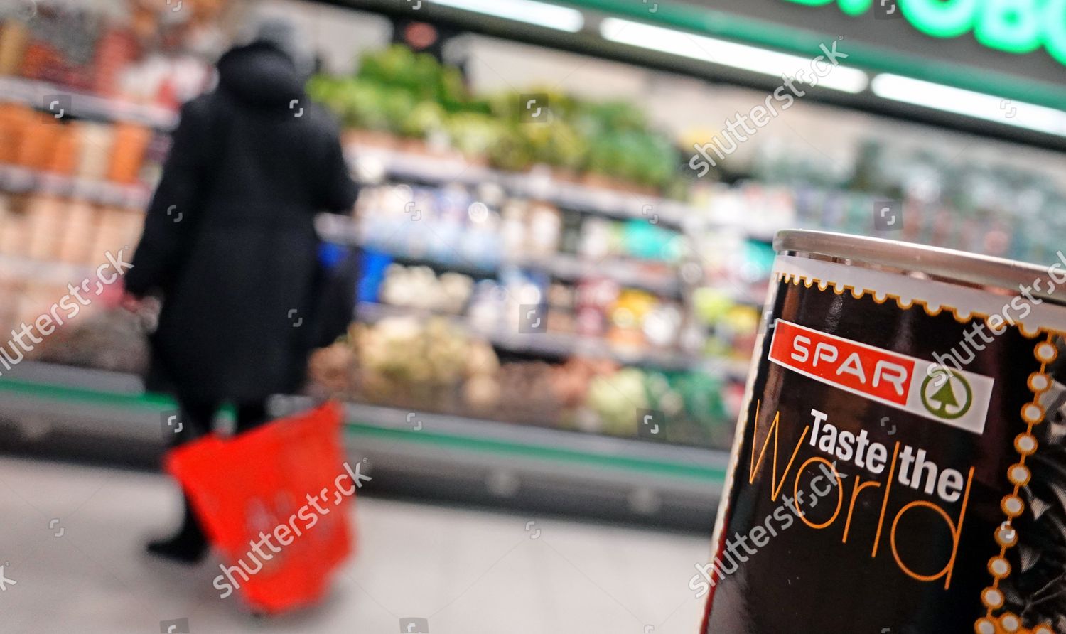 People Shop Spar Eurospar Store Moscow Editorial Stock Photo - Stock ...