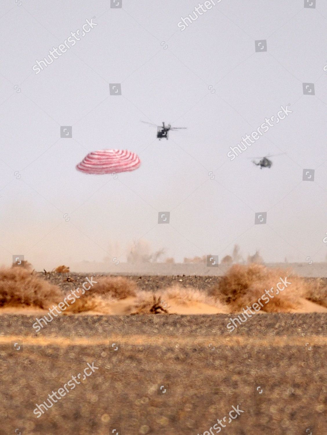 Return Capsule Shenzhou13 Manned Spaceship Lands Editorial Stock Photo ...