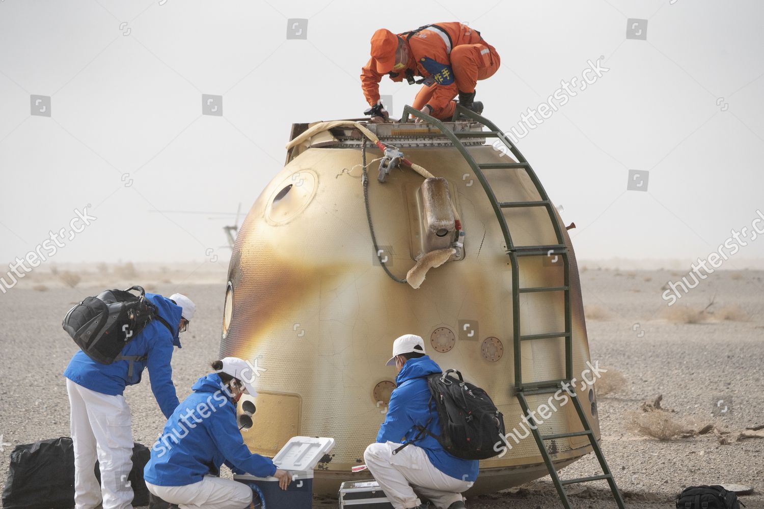 Return Capsule Shenzhou13 Manned Spaceship Lands Editorial Stock Photo ...