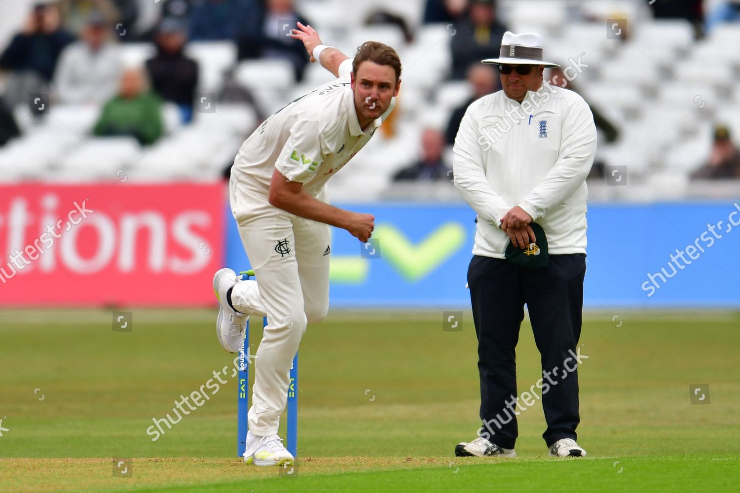 Stuart Broad Nottinghamshire Bowling Pavilion End Editorial Stock Photo ...