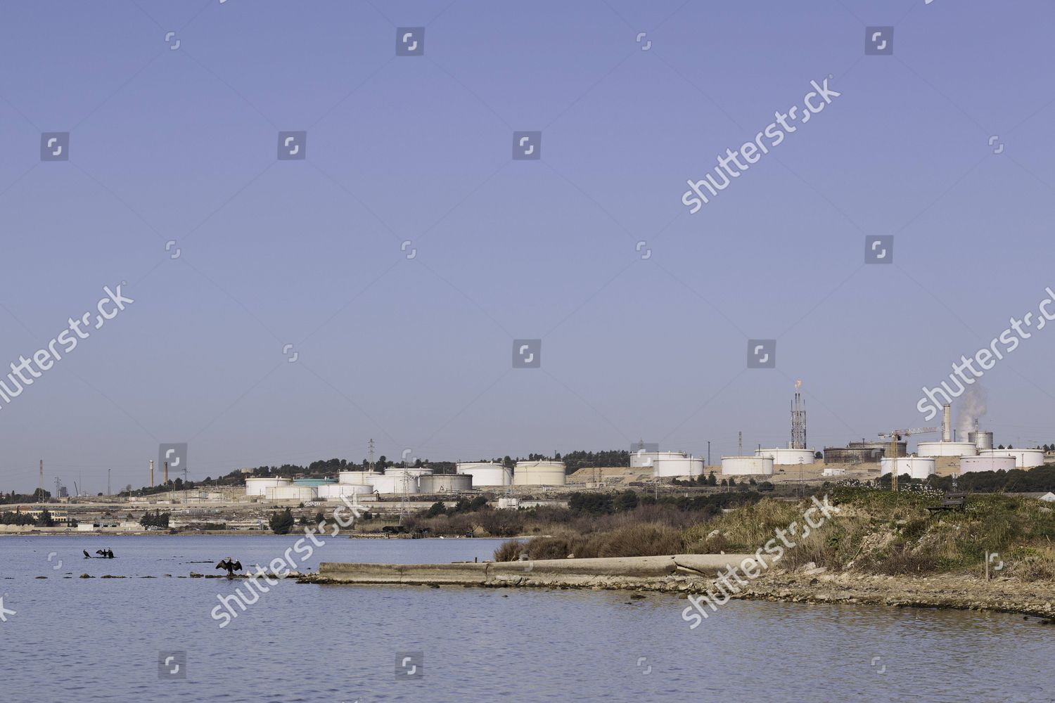 Berre Pond Lyondell Basel Refinery Lyondell Editorial Stock Photo ...