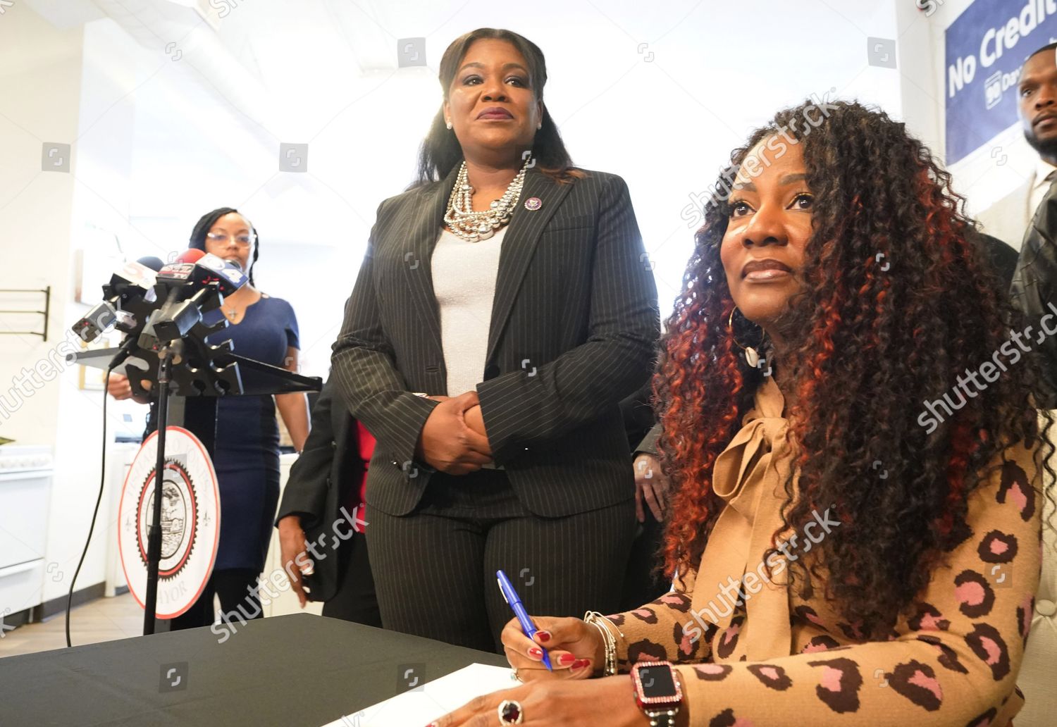 St Louis Mayor Tishaura Jones Signs Editorial Stock Photo - Stock Image ...