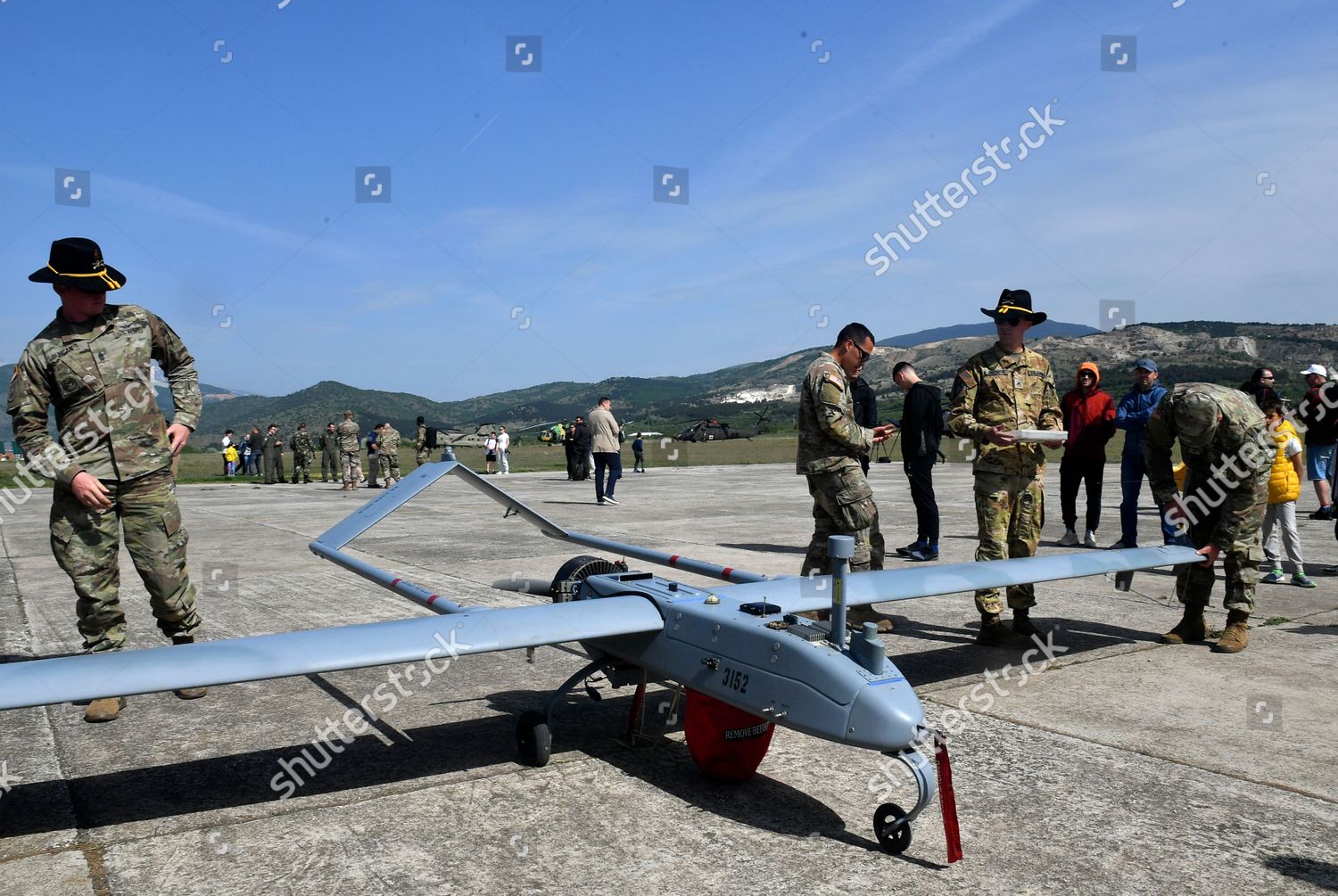 Us Soldiers Assemble Tactical Military Reconnaissance Editorial Stock ...