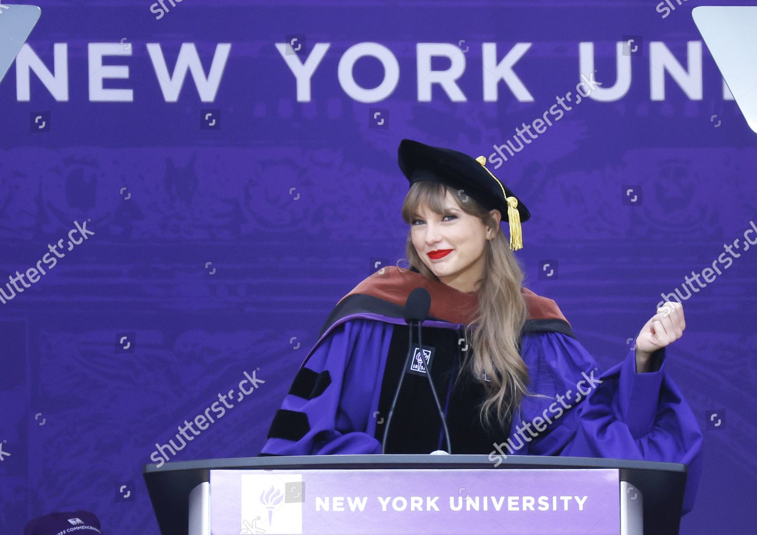 Taylor Swift Delivers Commencement Speech After Editorial Stock Photo ...
