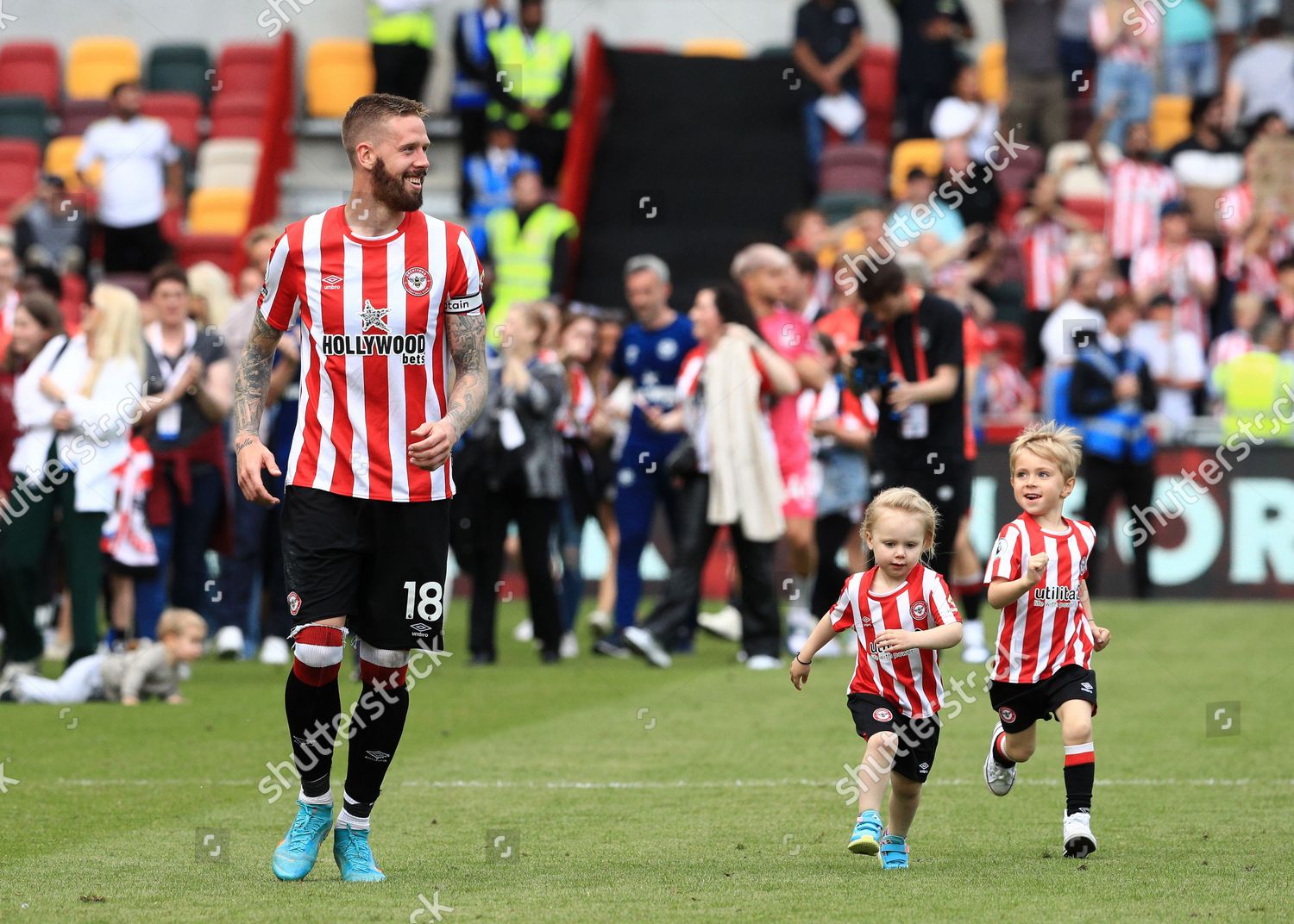 Pontus Jansson Brentford Runs Onto Pitch Editorial Stock Photo - Stock Image | Shutterstock