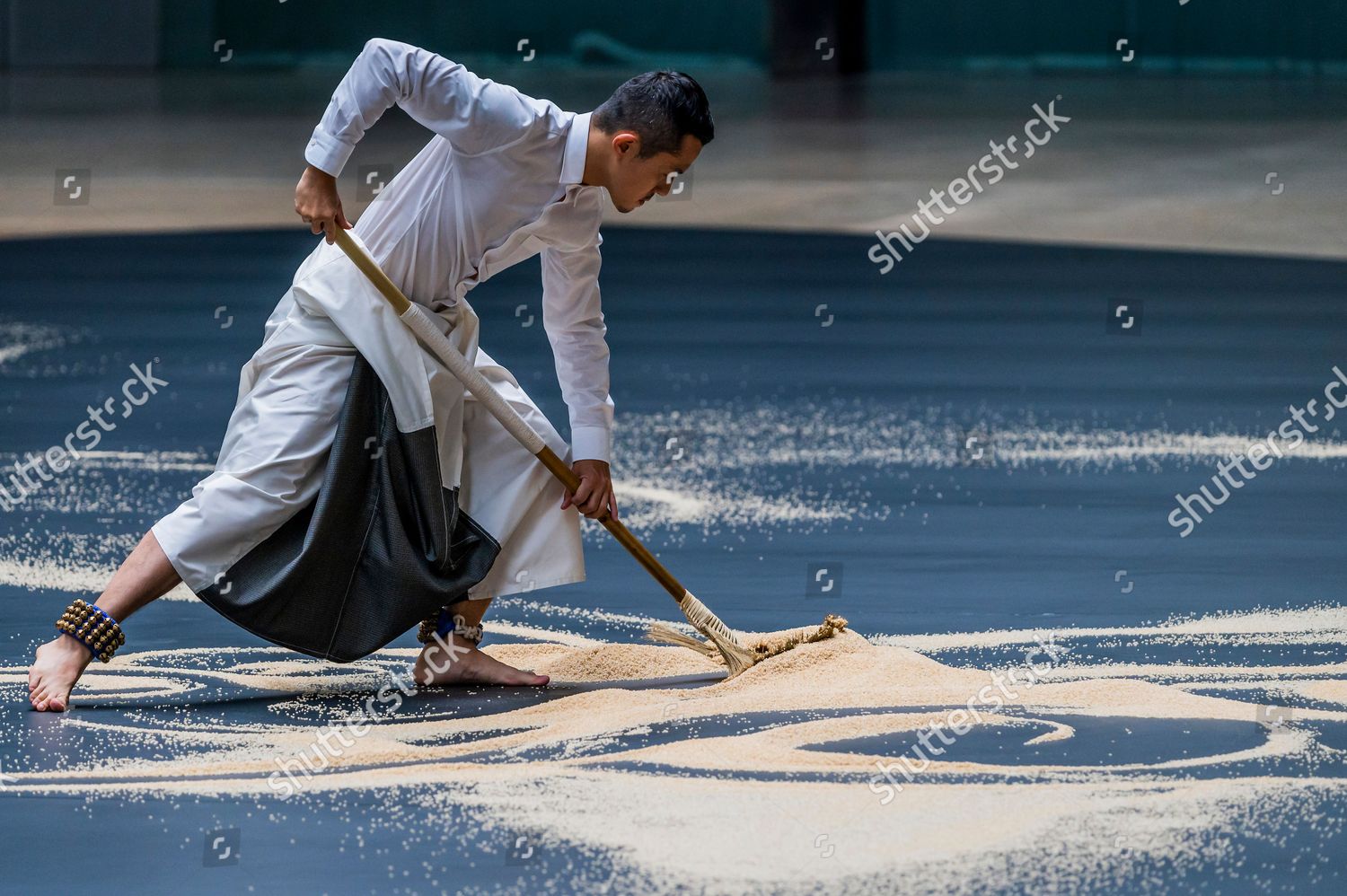 TATE MODERN STAGES FIRST UK PERFORMANCE Editorial Stock Photo - Stock ... TATE MODERN STAGES FIRST UK PERFORMANCE Editorial Stock Photo - Stock ...