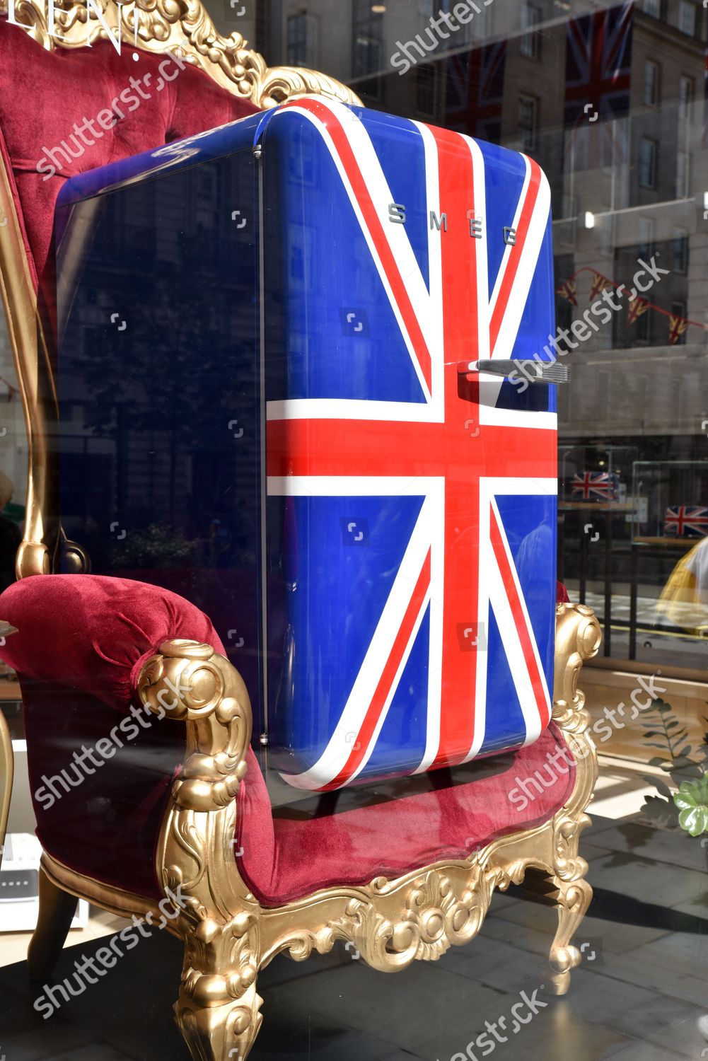 Smeg Fridge Window Display Queens Platinum Editorial Stock Photo ...