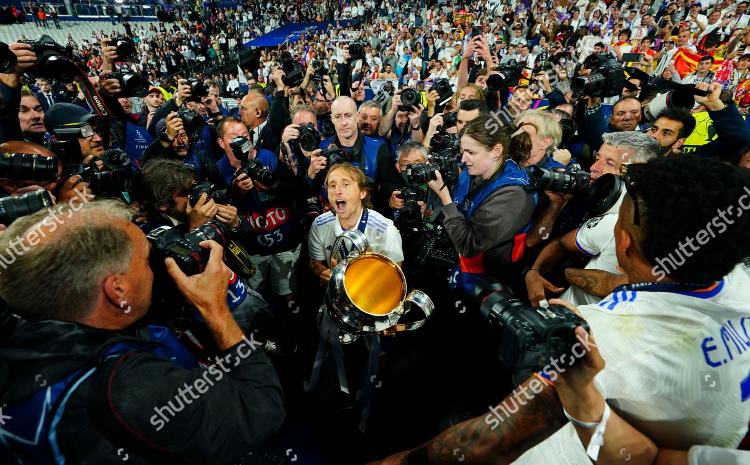 Luka Modric Real Madrid Prepares Throw Editorial Stock Photo - Stock ...