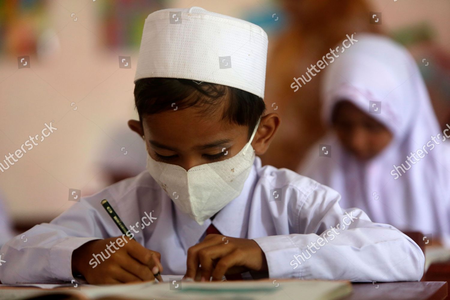 Elementary School Students Attend Lesson Wearing Editorial Stock Photo ...
