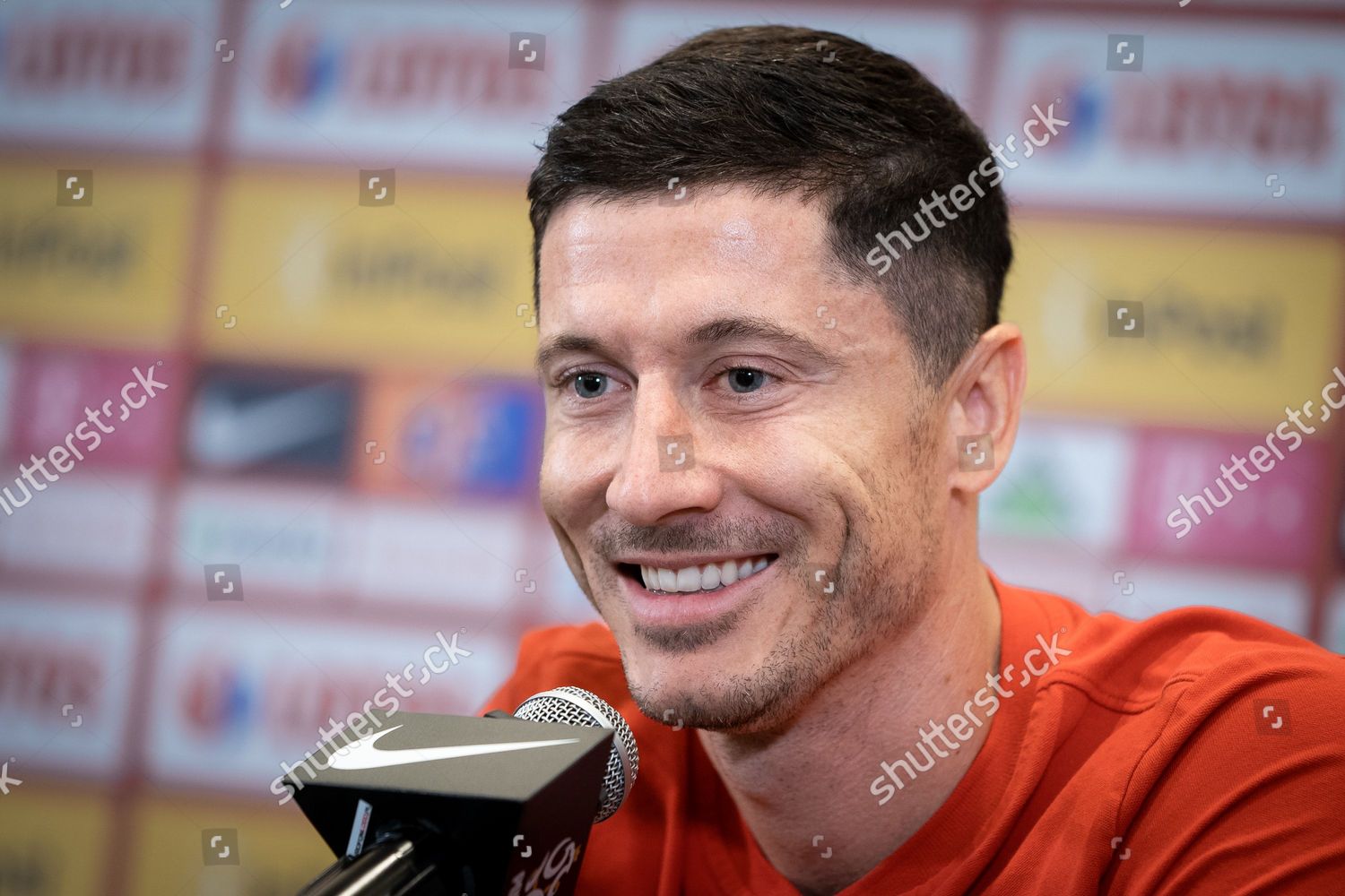 Robert Lewandowski During Press Conference Doubletree Editorial Stock ...