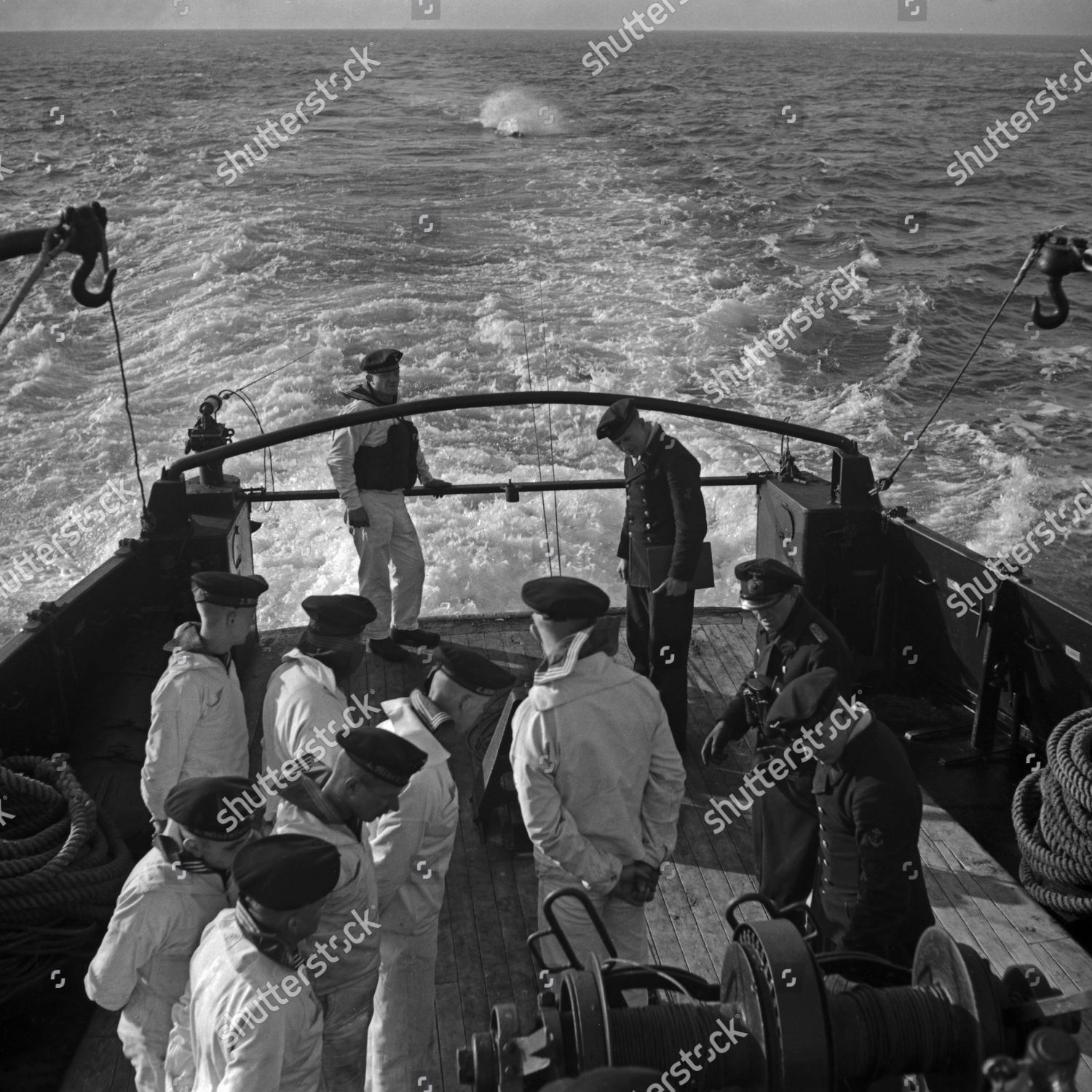 Sailors Minesweeper Exercise On Their Mindsweepers Editorial Stock ...