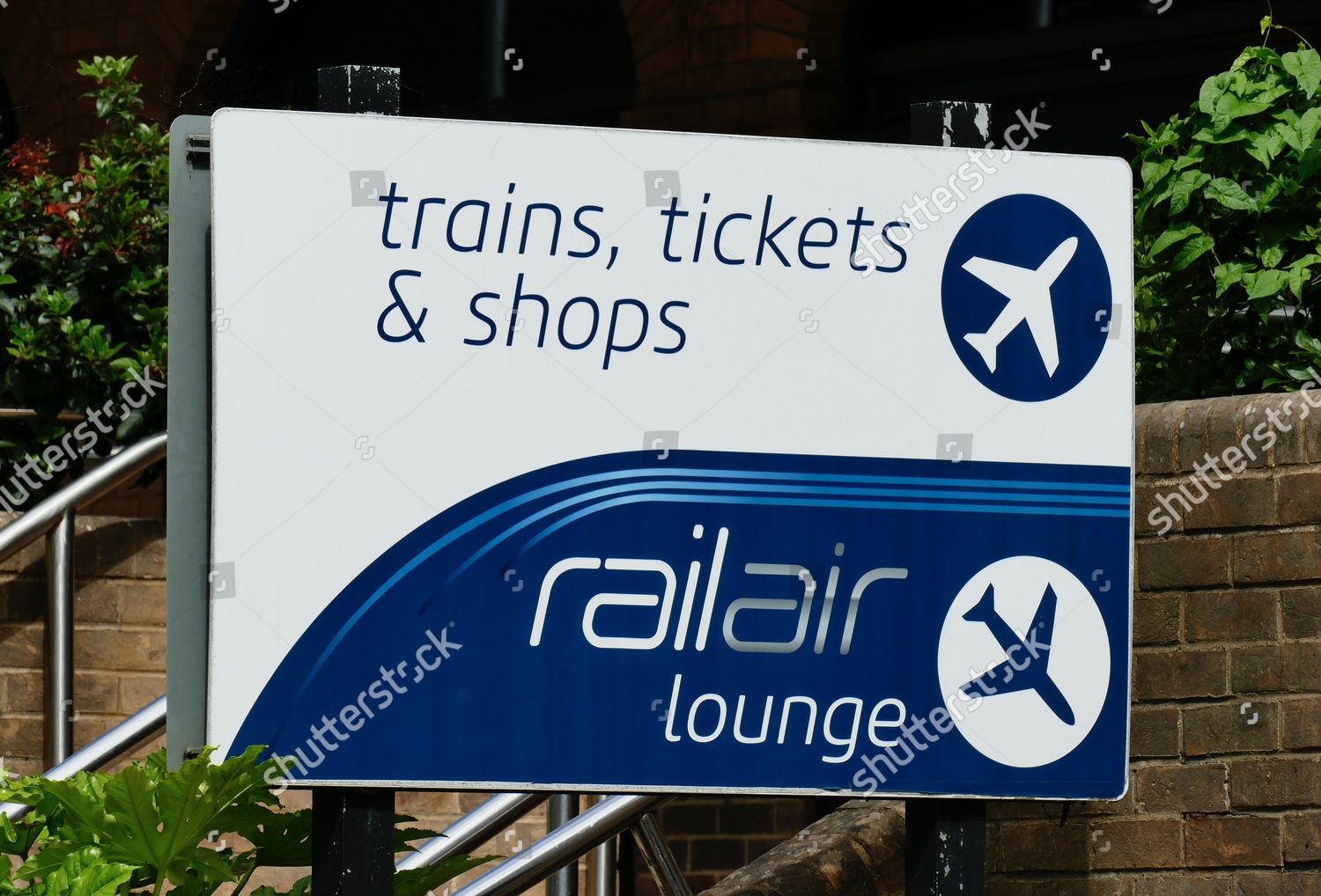 Rail Air Service Reading Station Heathrow Editorial Stock Photo - Stock ...