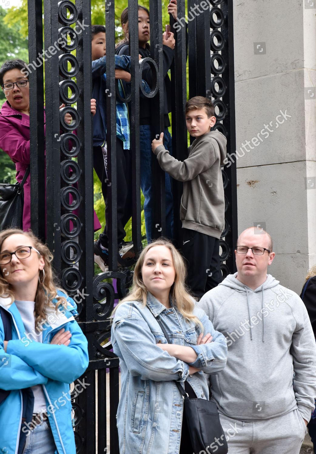 Large Crowds Line Streets London Platinum Editorial Stock Photo - Stock ...