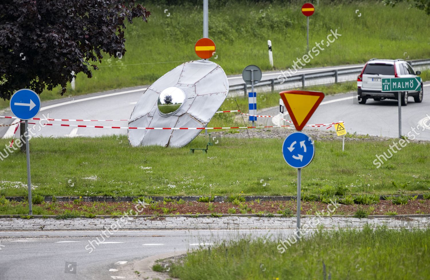 Alien Roundabout Dog Crashed Flying Saucer Editorial Stock Photo ...