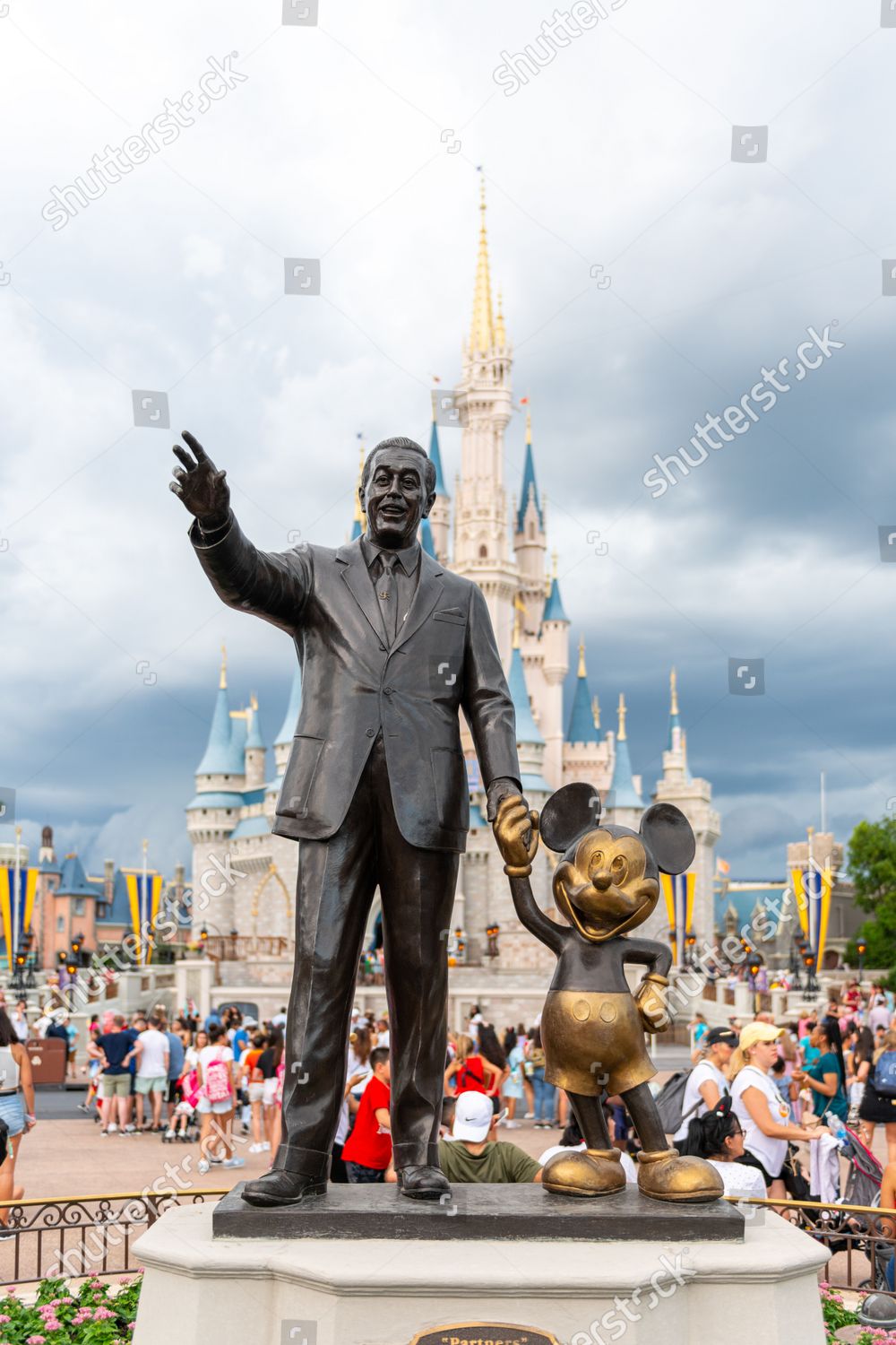 Walt Disney Mickey Mouse Statue Sculpture Editorial Stock Photo - Stock ...