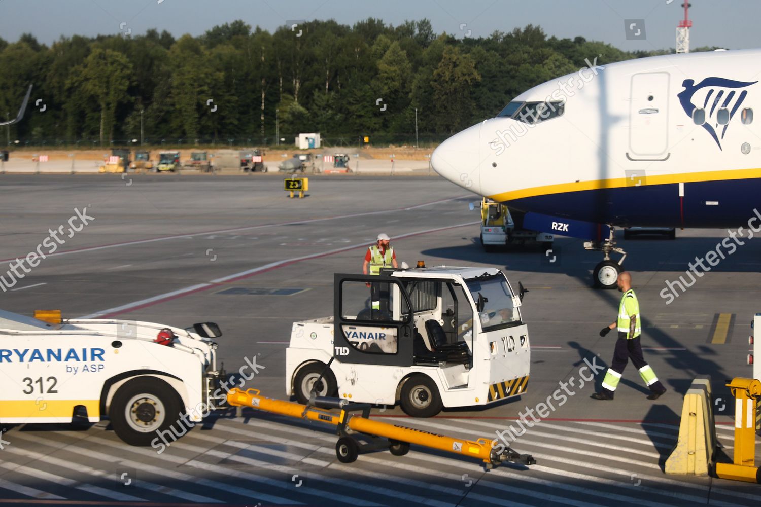 Ryanair Airport Vehicle and Ground Staff Editorial Stock Photo - Stock ...