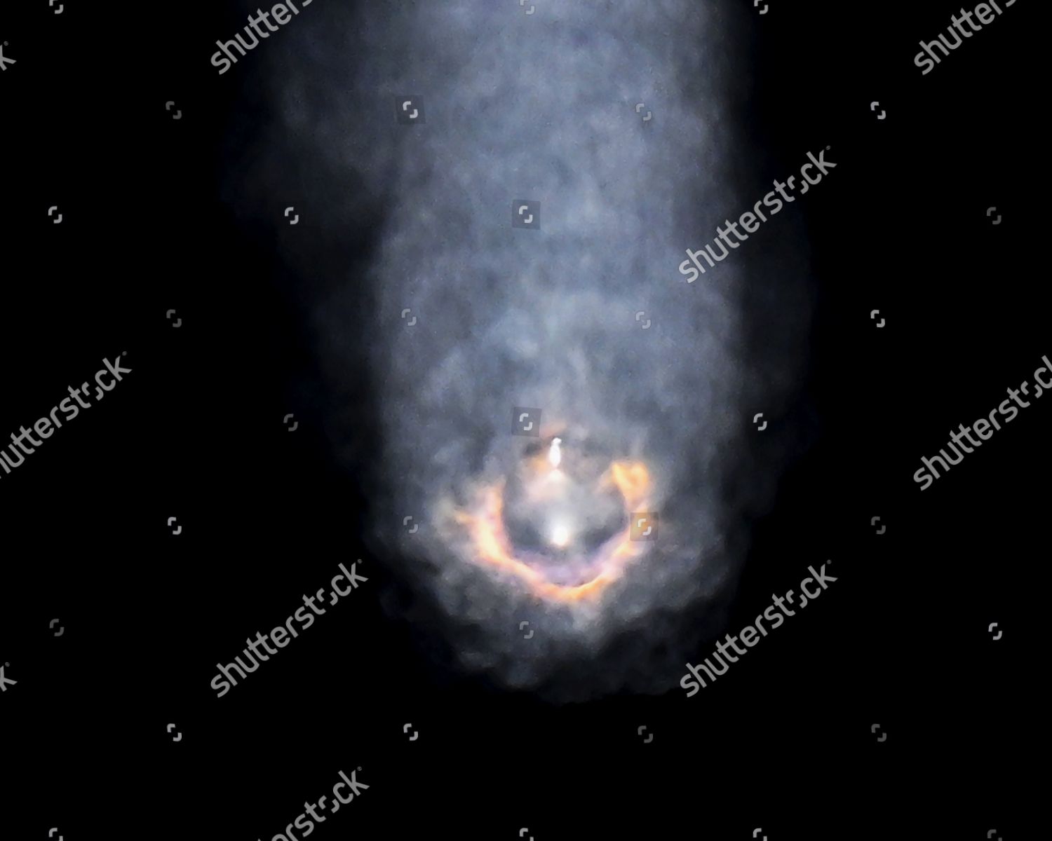 Exhaust Plume Forms Spacex Falcon 9 Editorial Stock Photo - Stock Image ...