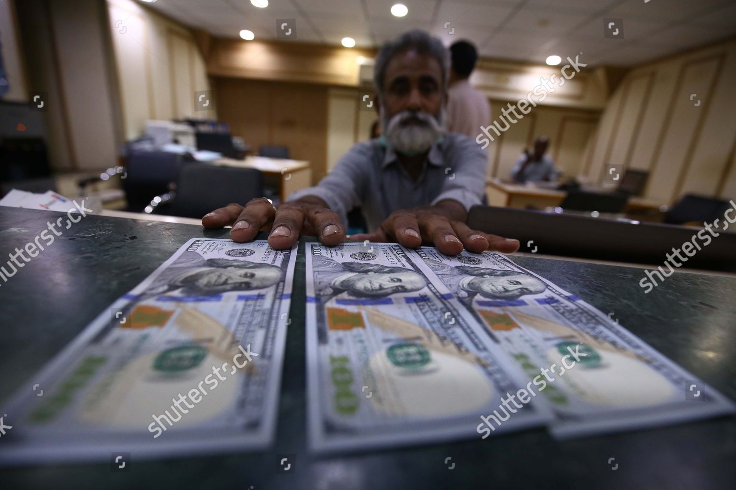 Foreign Currency Dealer Poses 100 Us Editorial Stock Photo - Stock ...