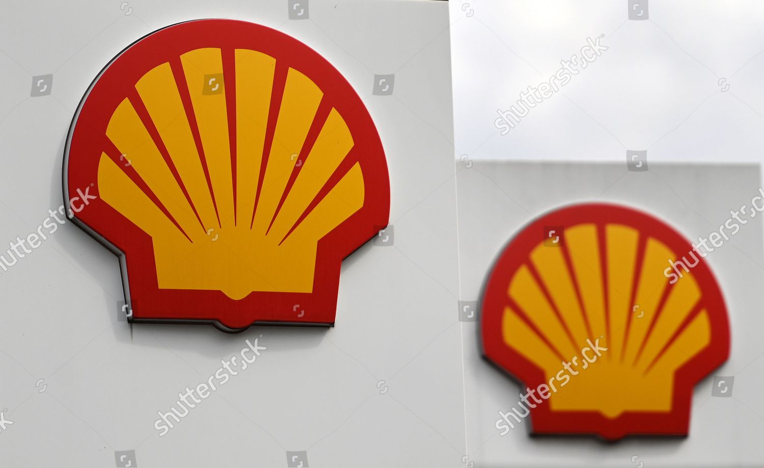 Shell Sign Petrol Station London Britain Editorial Stock Photo - Stock ...