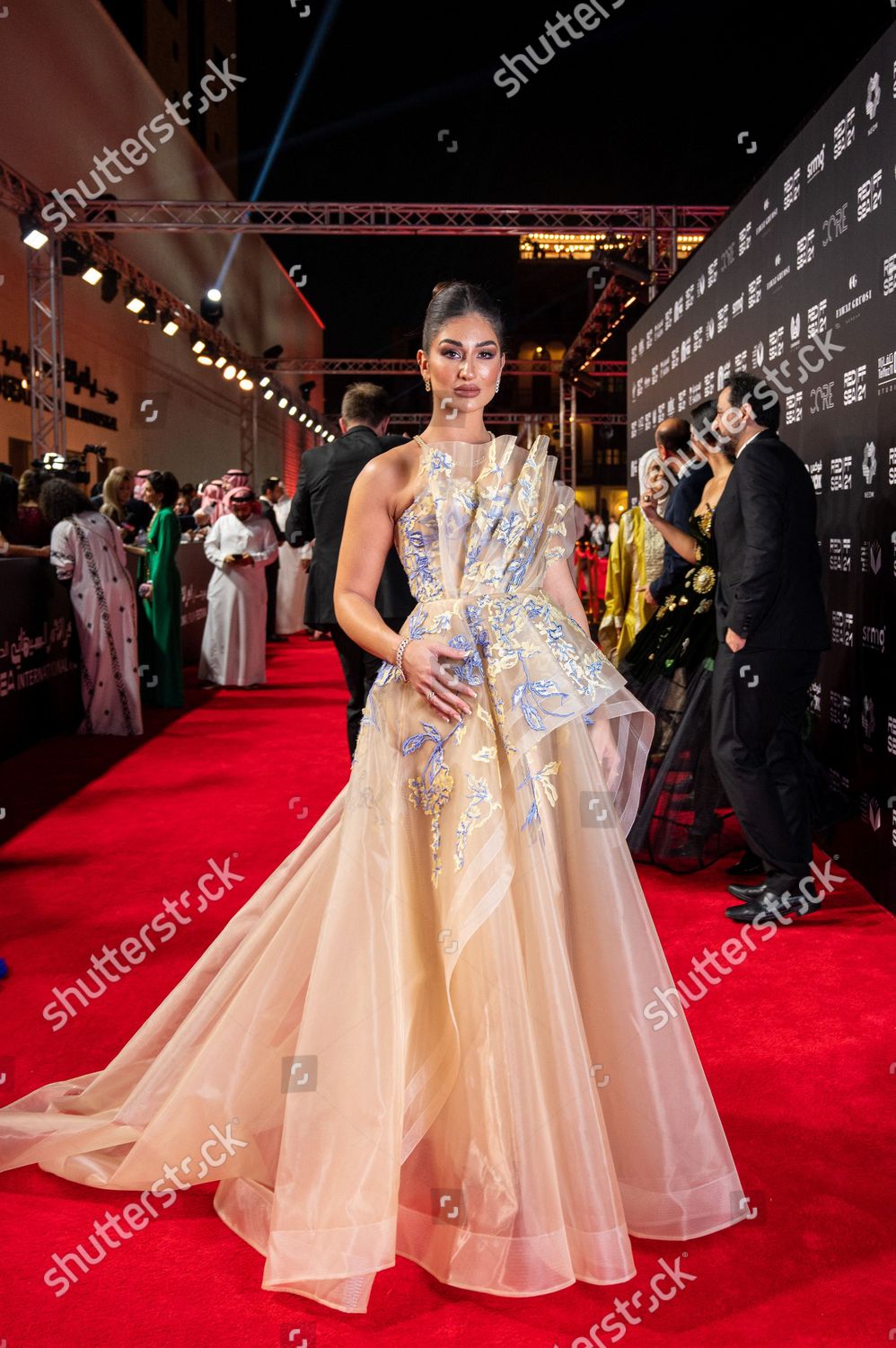 Saudi Blogger Hana Known Itsalwayshana Walks Editorial Stock Photo ...