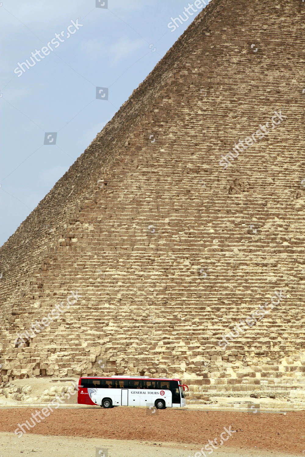 Tourist Tour Bus Great Pyramid Khufu Editorial Stock Photo - Stock ...