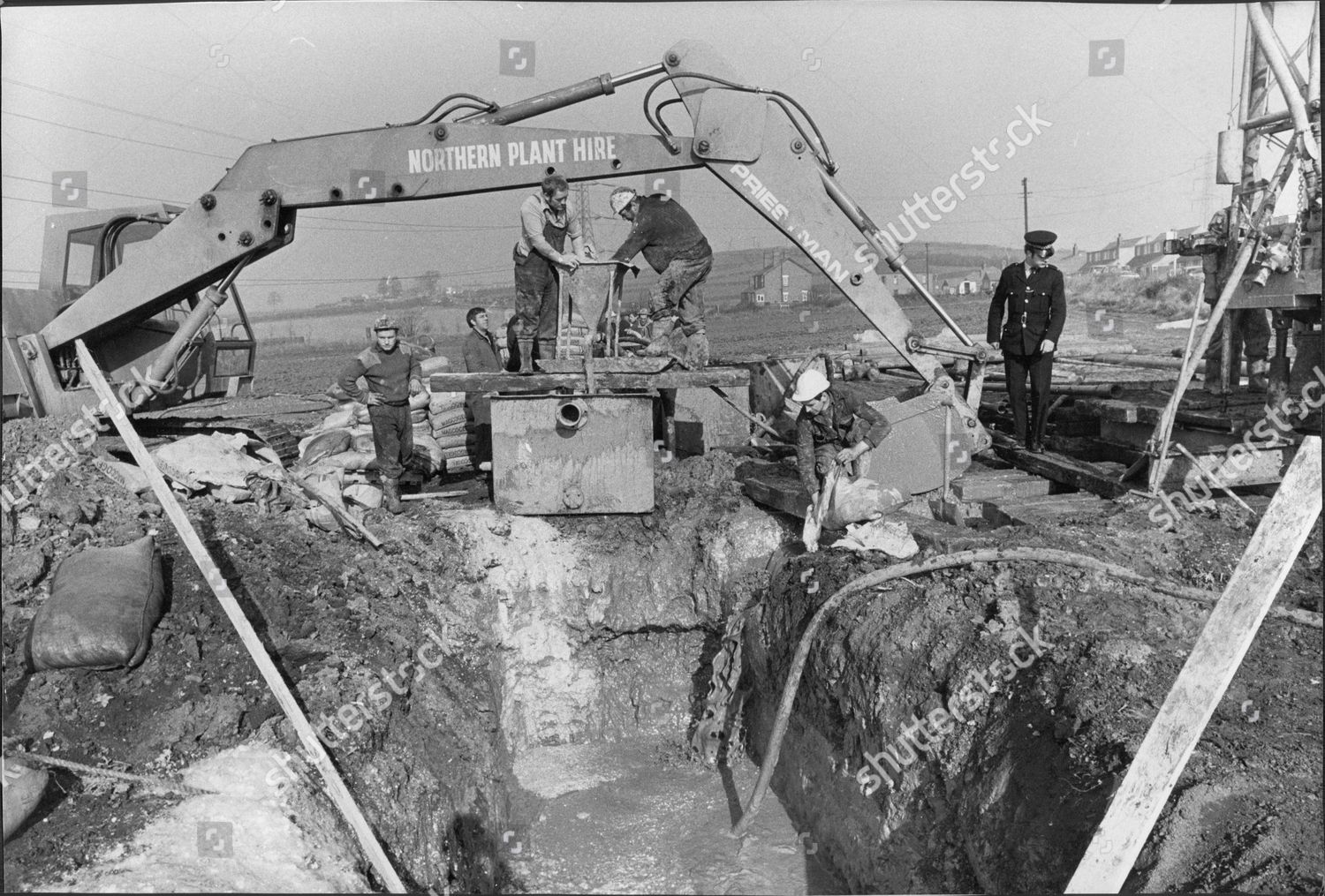 Lofthouse Colliery Disaster 1973 Plugging Shaft Editorial Stock Photo ...