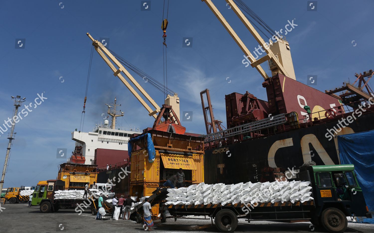 Ship Carrying Fertilizer Indian Loan Unloaded Editorial Stock Photo ...