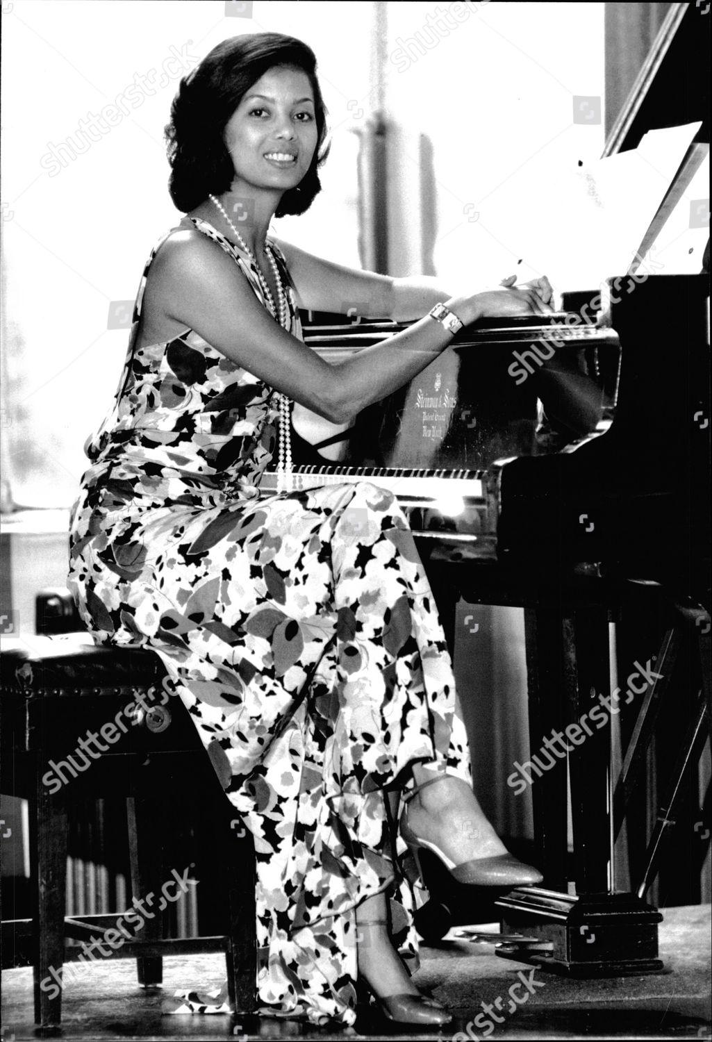Emily Bolton Actress Concert Pianist Piano Editorial Stock Photo ...