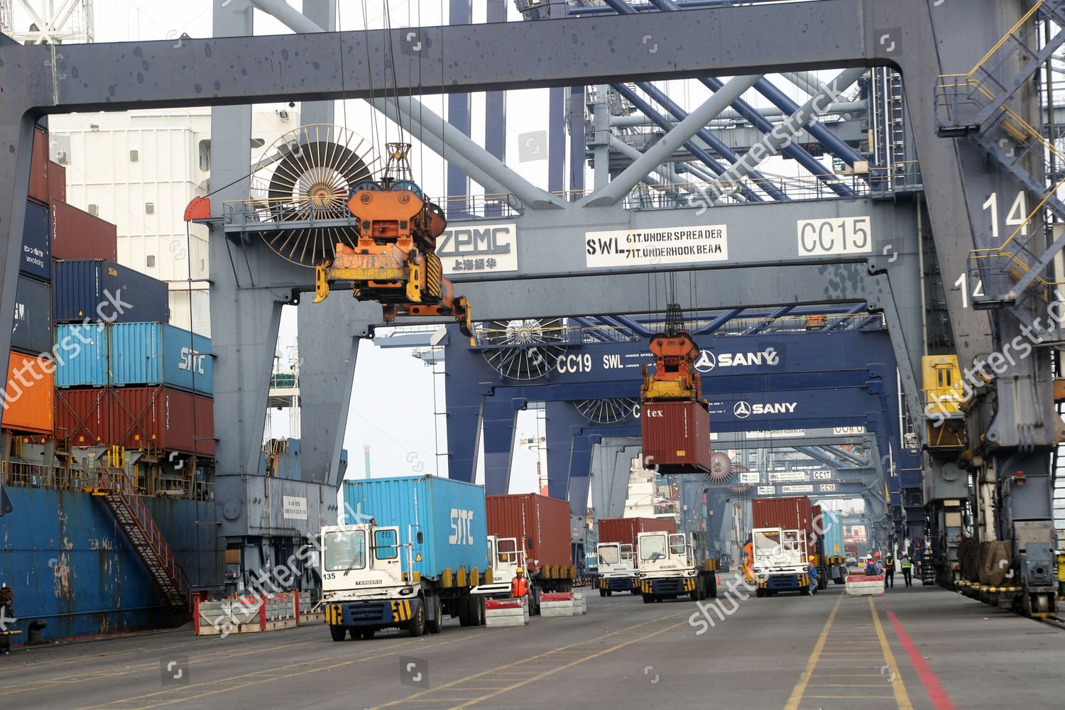 Cargo Ships Load Containers Jakarta Container Editorial Stock Photo ...